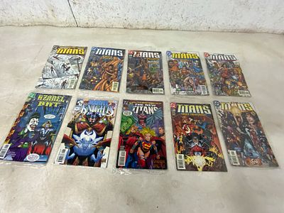 Lot 291 - Collection of 10 Comic Books and Inserts | Allens Auctions