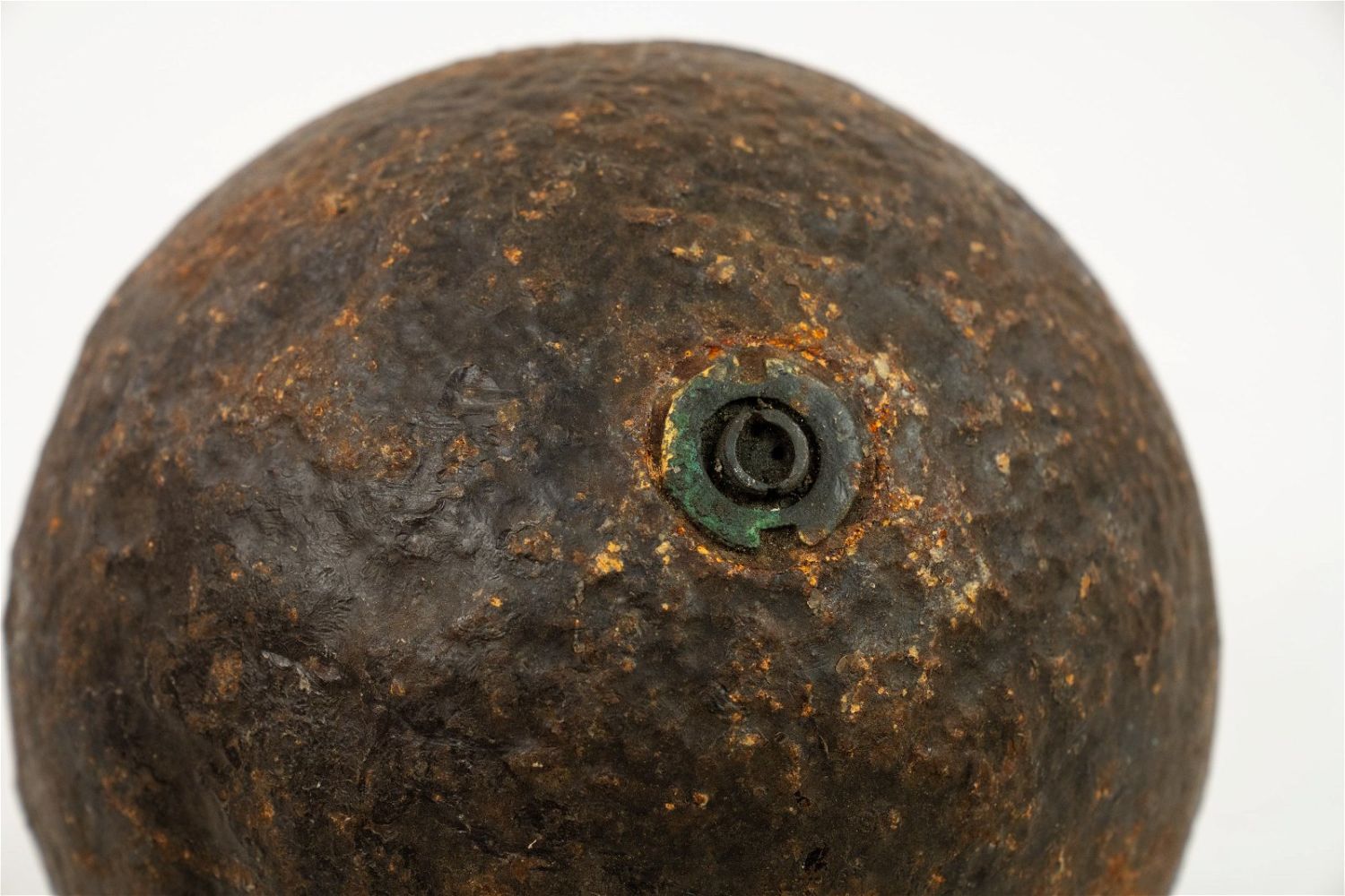 Lot 26 - Union 9 Inch Naval Projectile Shell | Atlanta Auction Gallery