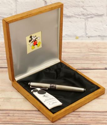 Lot 38 - Colibri Disney Mickey Mouse Fountain Pen - Bodnar's Auction ...