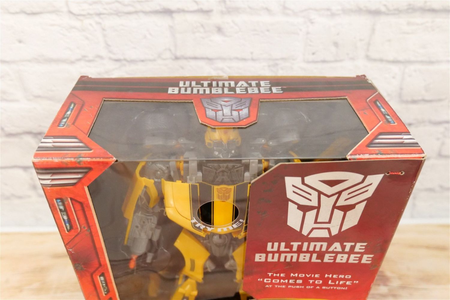 Lot 187 - Transformers Ultimate Bumblebee Figure - Bodnar's Auction ...
