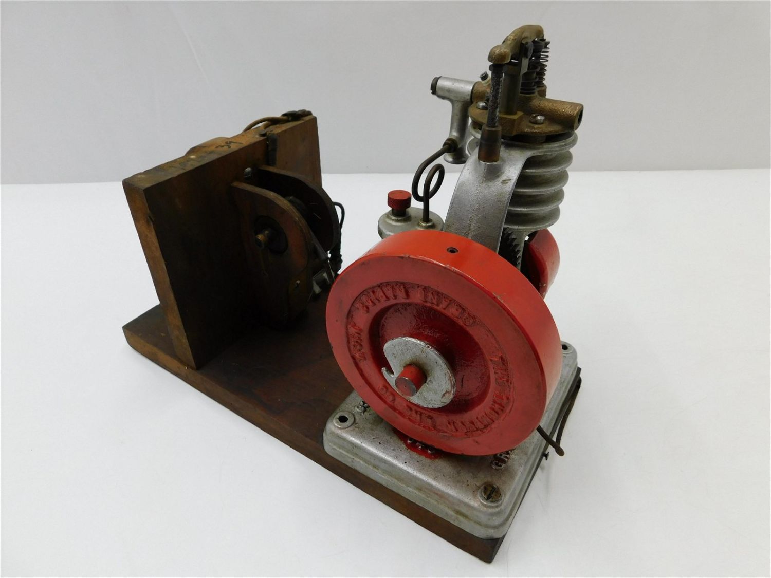 Lot 52 - Antique Gas Powered Engine - Bodnar's Auction | bodnarsauction.com