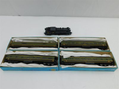 Lot 194 - HO Scale Canadian National Passenger Car Train Set - Bodnar's ...