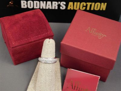 Lot 162 - Affinity Diamonds 14K Gold and Diamond Infinity Band - Bodnar ...