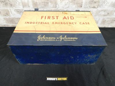 Lot 89 - Vintage 1960's Johnson & Johnson First Aid Kit - Bodnar's ...