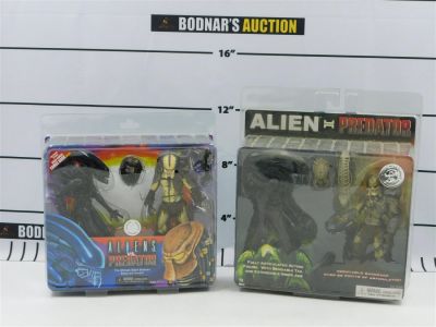 Lot 34 - Lot of 2 NECA Aliens Vs. Predator Action Figure 2 Packs ...