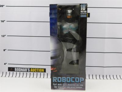 Lot 54 - NECA Robocop 18" Motion Activated Sound Figure - Bodnar's ...