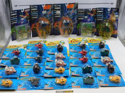 Lot 200 - Lot of The Tick and Alien Figures - Bodnar's Auction ...