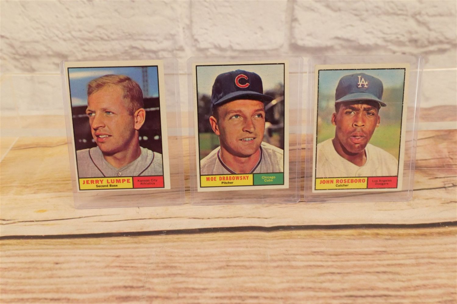 Lot 283 - Lot of 30 Topps 1961 Baseball Cards - Bodnar's Auction ...