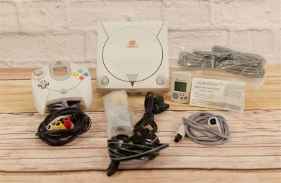 Lot 46 - Sega Dreamcast Console - Bodnar's Auction | bodnarsauction.com