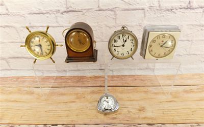 Lot 82 - Group lot Antique and Vintage clocks - Bodnar's Auction ...