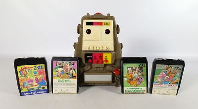 Lot 165 - Vintage Mego 2XL Talking Robot 8 Track Player - Bodnar's ...