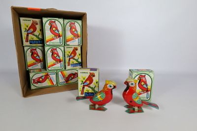 Lot 290 - Lot of 32 Tin Litho Wind Up Jumping Parrots - Bodnar's ...