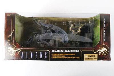 Lot 251 - McFarlane Movie Maniacs Alien Queen Deluxe Box Set - Bodnar's ...