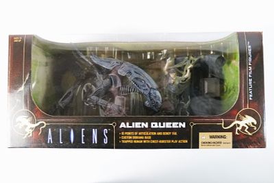 Lot 252 - McFarlane Movie Maniacs Alien Queen Deluxe Box Set - Bodnar's ...