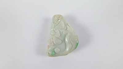 Lot 416 - Hand Carved Jadeite Pendant - Bodnar's Auction ...
