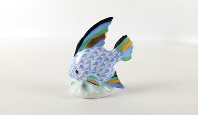 Lot 59 - Herend Fishnet Porcelain Tropical Fish Figurine - Bodnar's ...