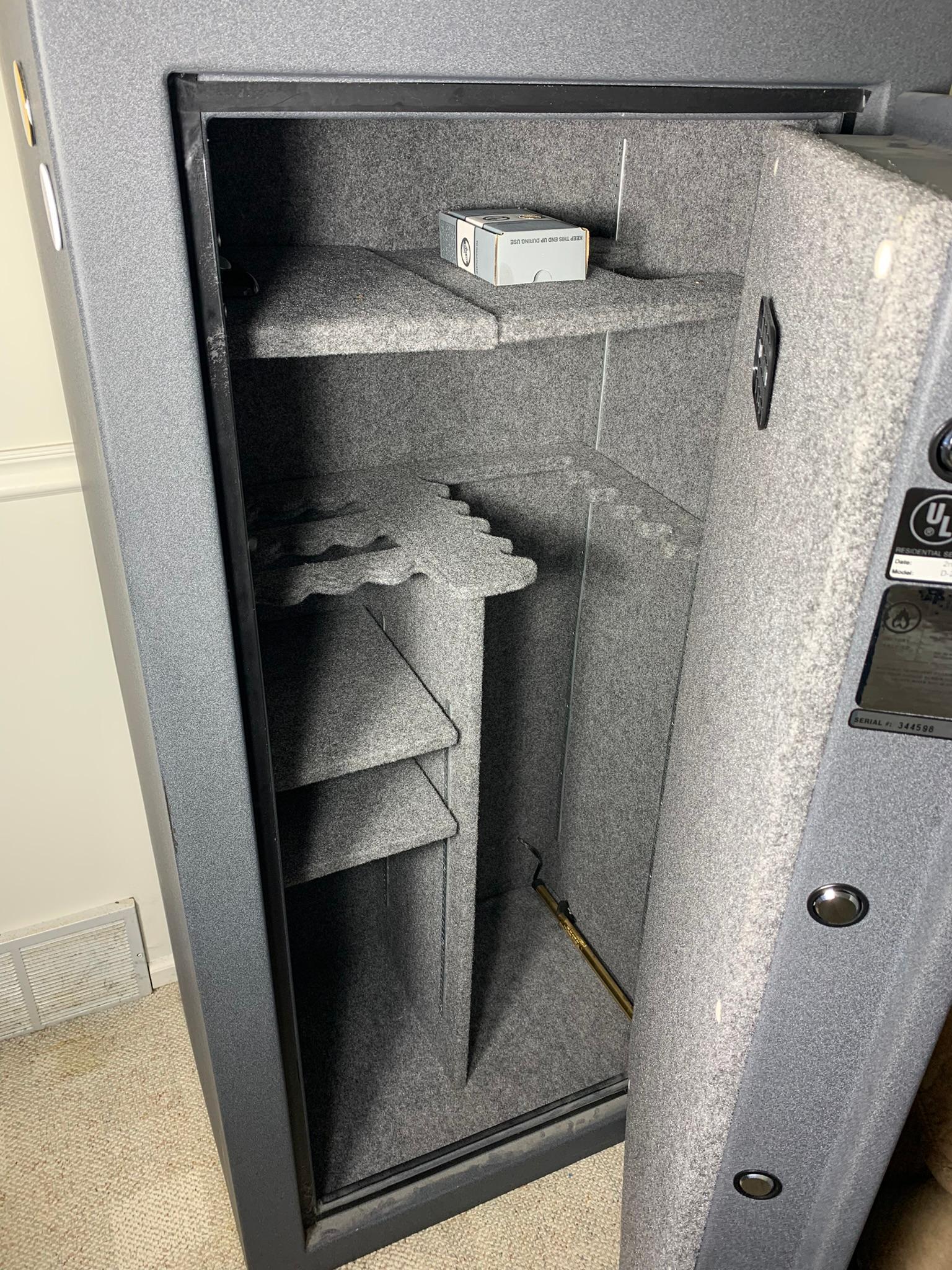 Lot 4009 - Timber Ridge Gun Safe Model D-23 Nice | Burns Auction ...