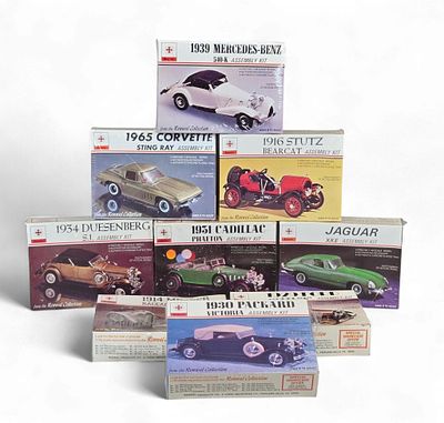Lot 30218 - A Group of Vintage Renwal Model Car Assembly Kits from The ...