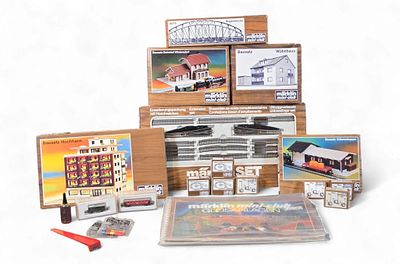 Lot 30286 - A Collection of Marklin mini-club Z-Scale Model Railway ...