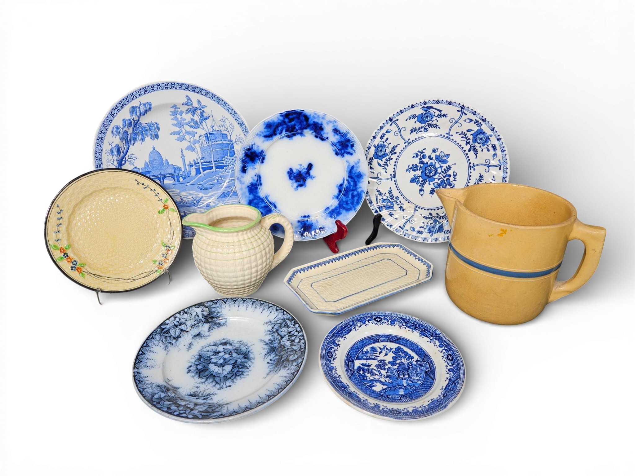 Lot 5580 - A group of Assorted Antique and Vintage Ceramic and Stoneware Kitchen Articles ...