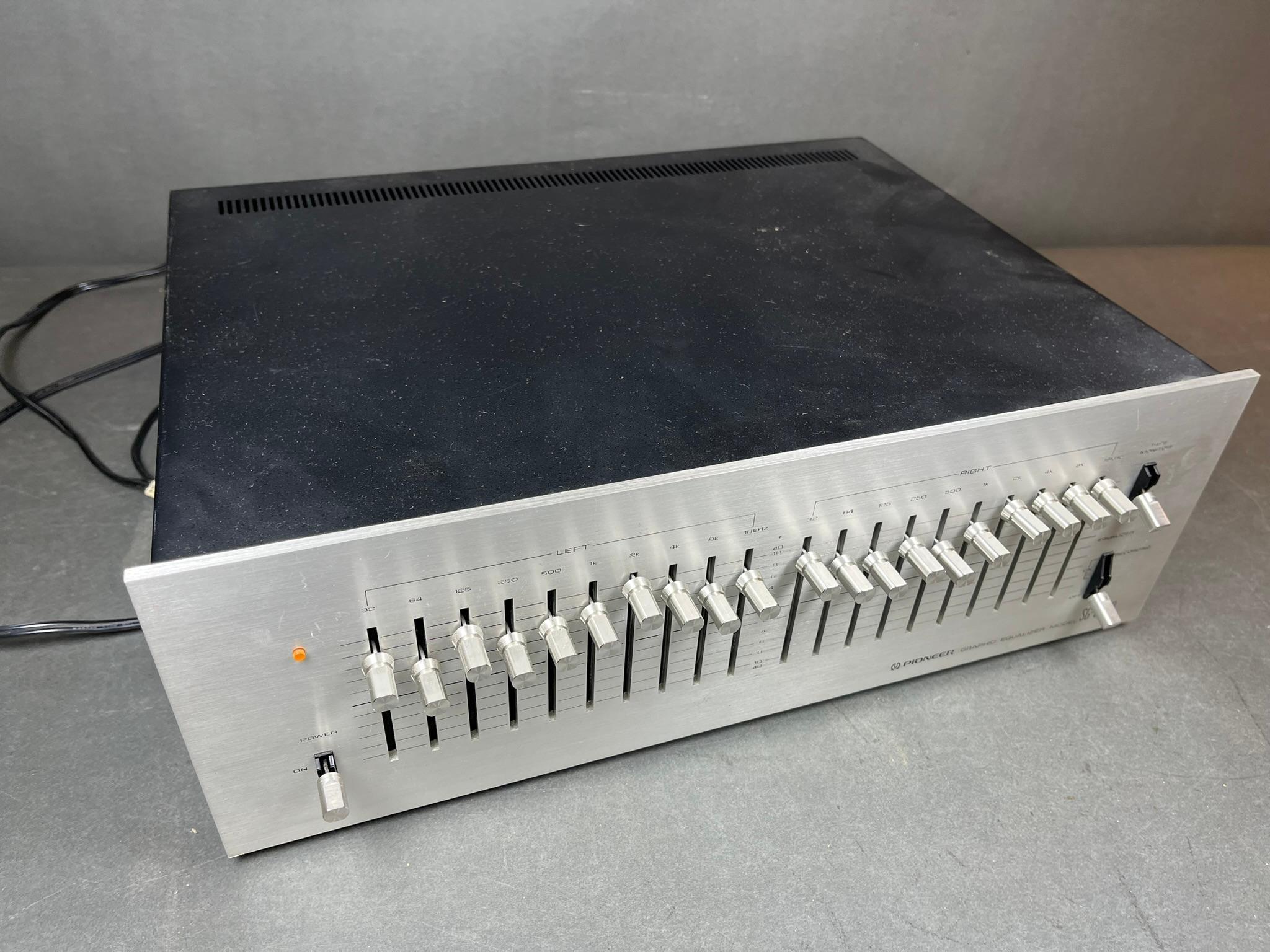 Lot 36089 - Pioneer SG-9500 Vintage Silver-Face Graphic Equalizer ...
