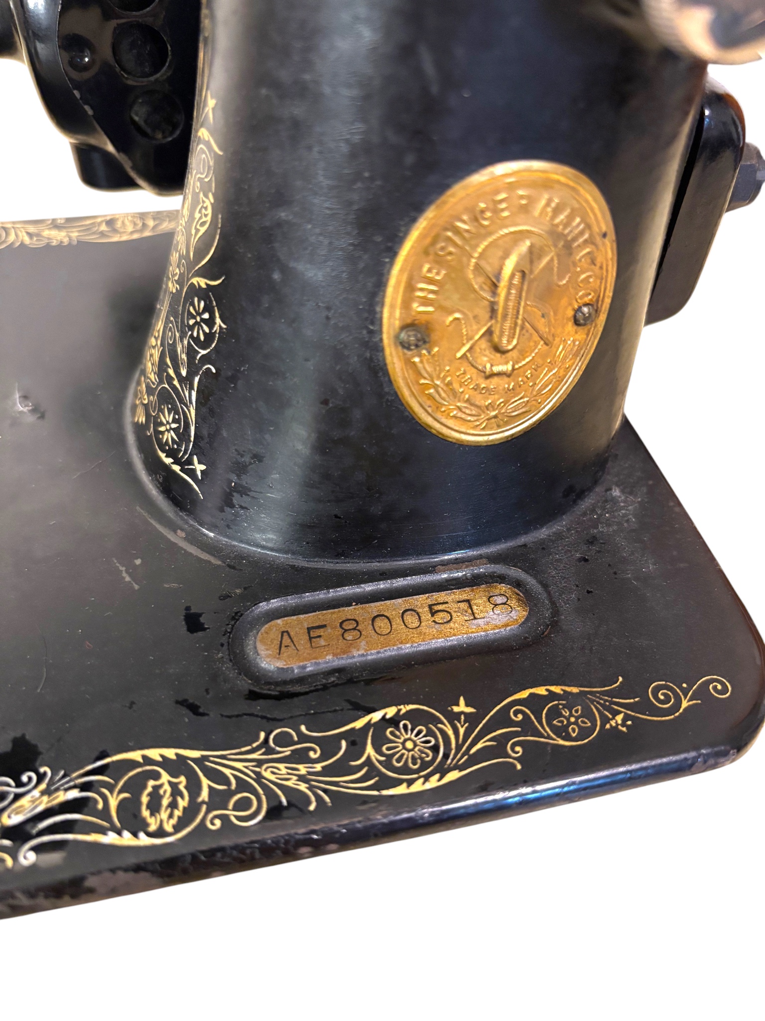 Lot 10 - Antique Singer Sewing Machine | CES Auctions