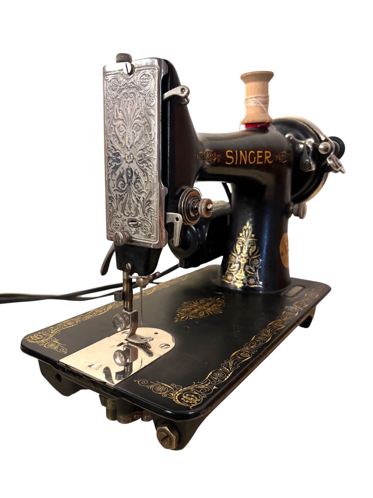Lot 10 - Antique Singer Sewing Machine | CES Auctions