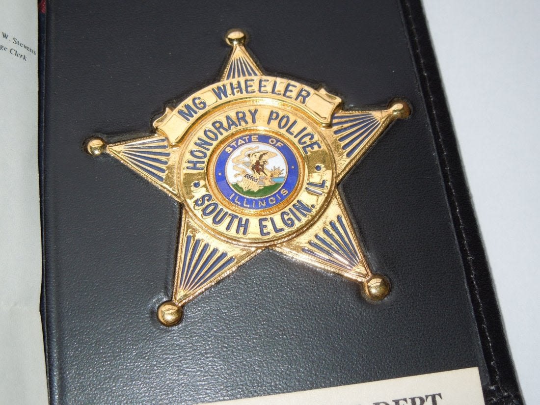 Lot 396 - 1992 US Army General Named South Elgin Police Badge | CNY ...