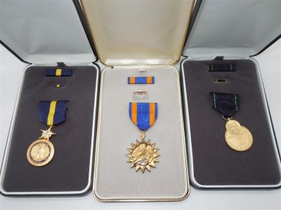Lot 81 - Navy Distinguished Service Cross DSC, Air Medal & Expert ...