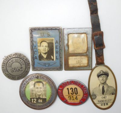 Lot 262 - WWII Lot US Military Navy ID Worker Badges Hawaii California ...