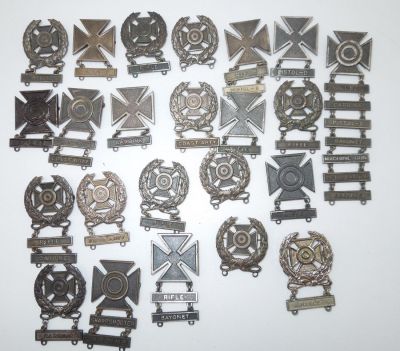 Lot 313 - WWII US Army Marksman, Sharpshooter, & Expert Badge Pins 227 ...