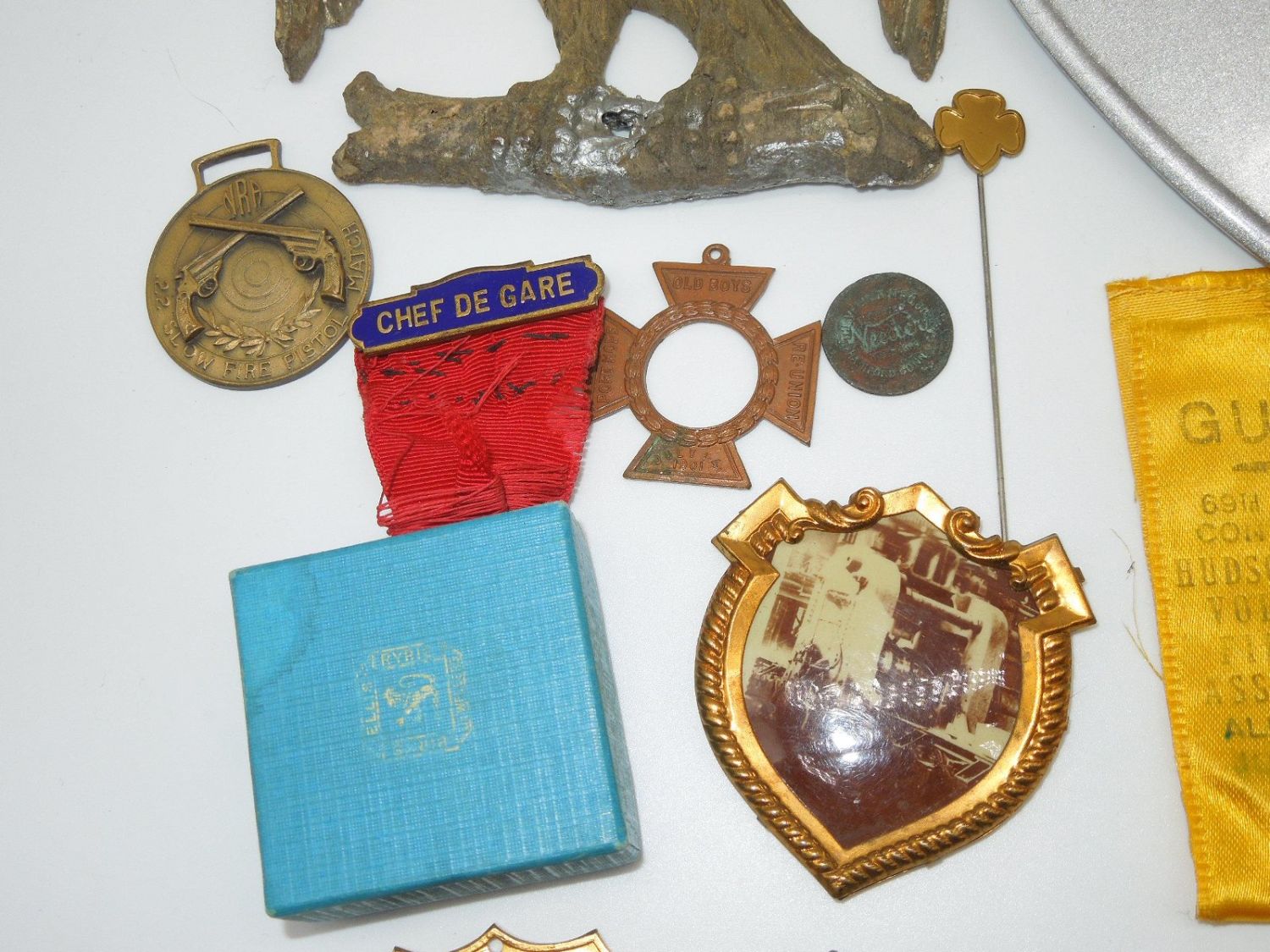 Lot 599 – Vintage 1800s – 1900s Lot Pins Ribbons Badges Eagles NRA ...