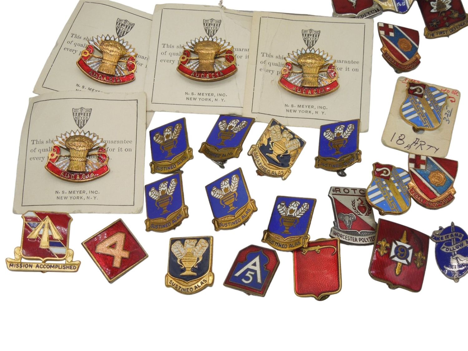 Lot 187 - Lot WWII Korean War Pin & Screw Back US Army DUI Crests | CNY ...