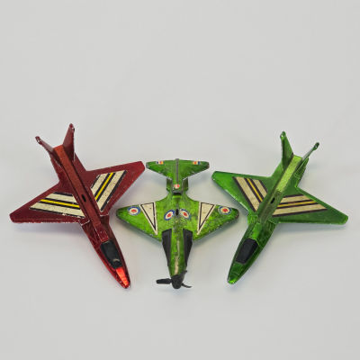 Lot 46 - Hot Birds trio | Collectorverse