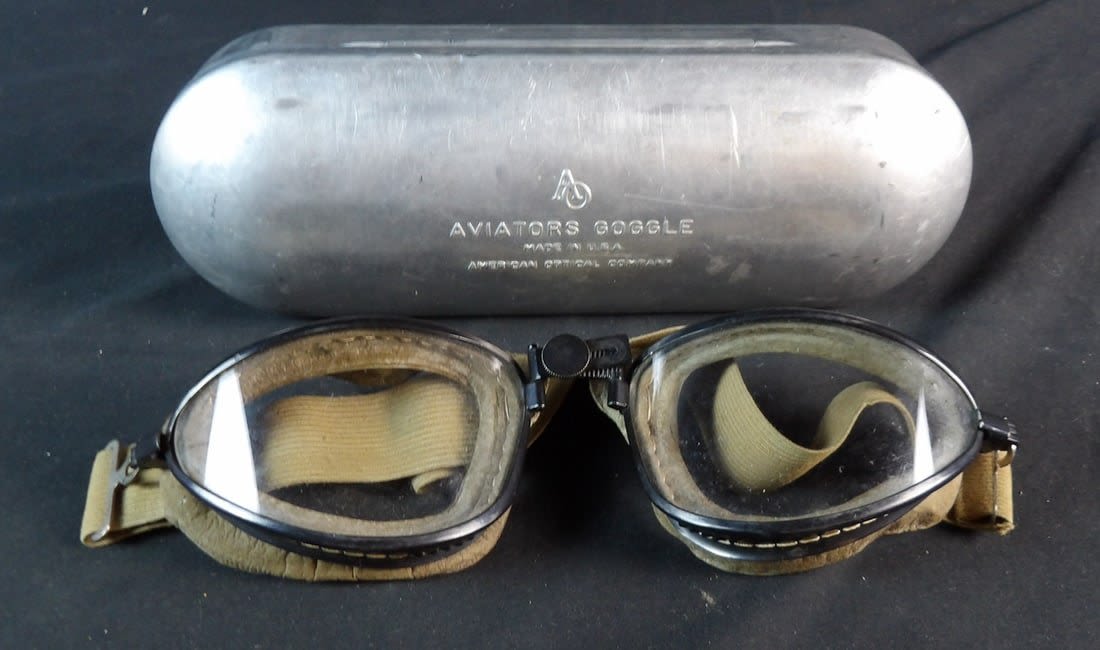 Lot 237 - WW2 WWII American Optical Company Goggles with Metal case ...