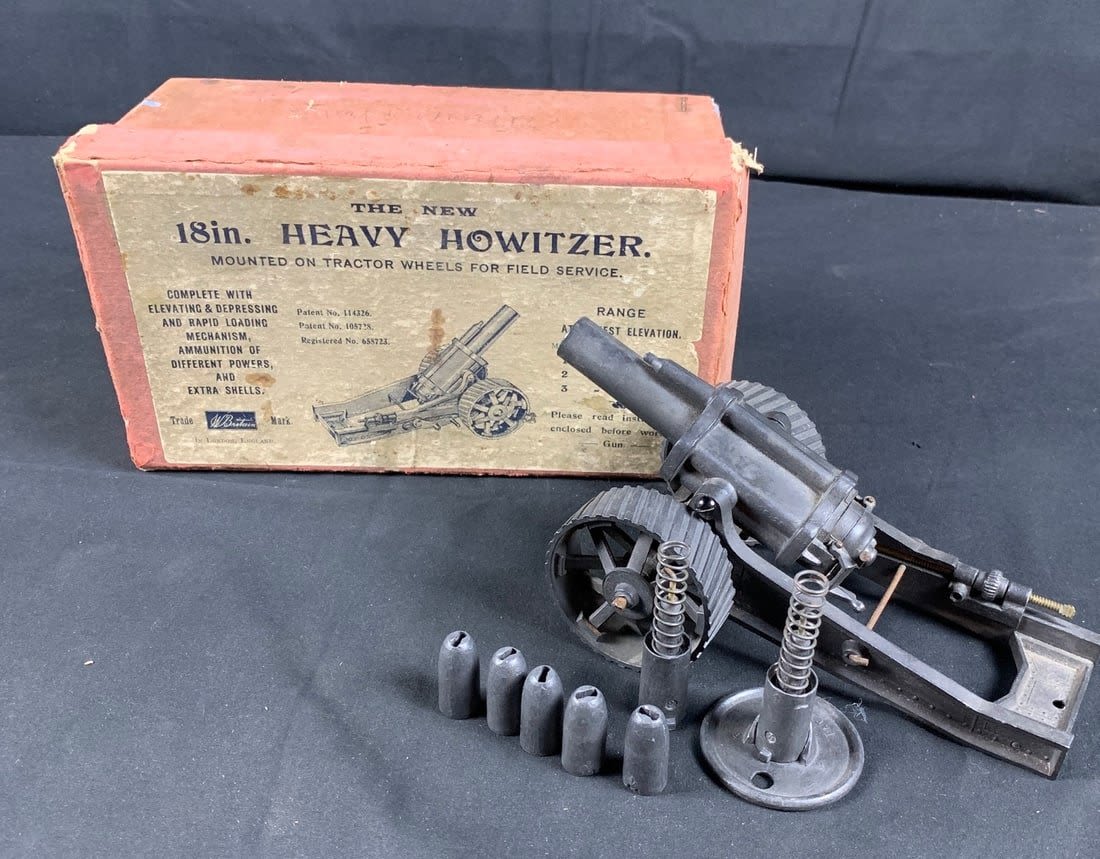 Lot 455A - Vintage Britains toy 18" heavy howitzer field gun and box ...