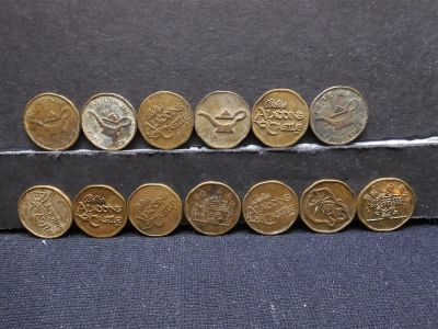 Lot 47W – ALADDIN’S CASTLE 8 SIDED ARCADE TOKENS (Lot of 13) – Richard ...