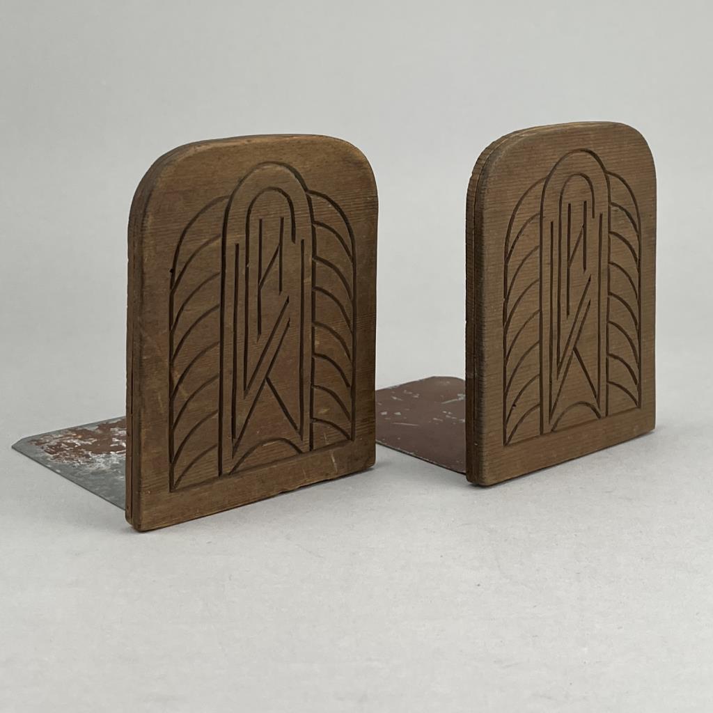 Lot 318 – American Craft Movement Bookends Early 20th C. | Epic ...