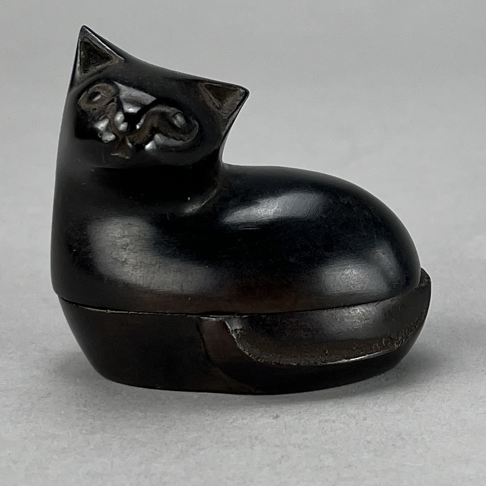 Lot 409 – Miniature Japanese Bronze Figural Cat Box | Epic Auctions ...