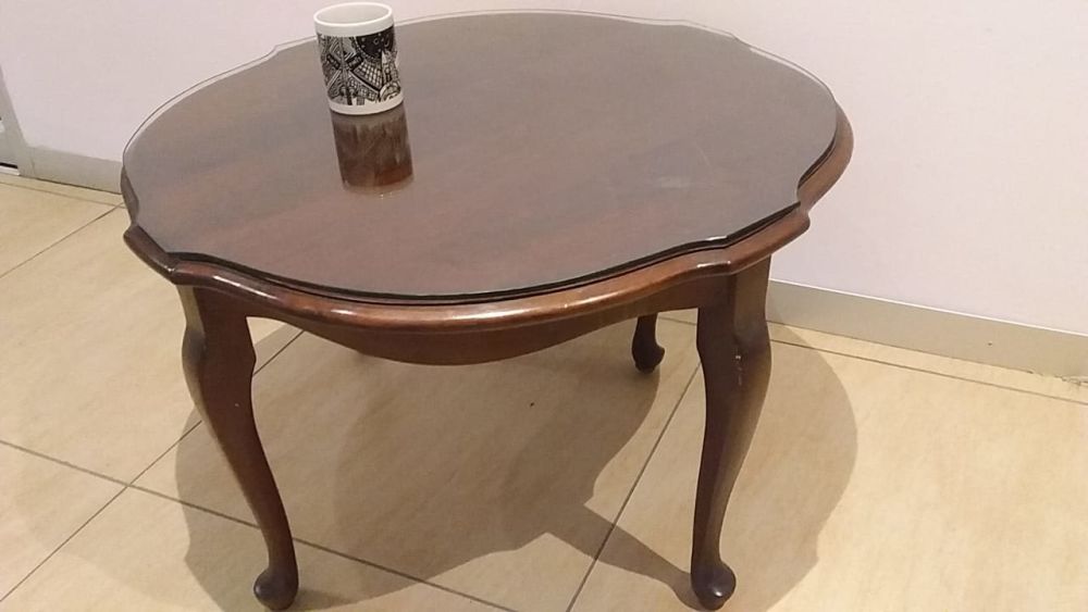Lot 38 – Vintage Imbuia Coffee Table. – Grand Oak Auctions
