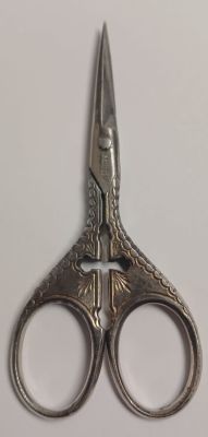 Lot 47 – Vintage Solingen Cross Sewing Scissors – Grand Oak Auctions