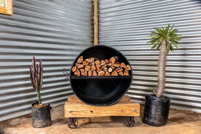 Lot 10 - Braaihout Houer - Firewood Holder - Grand Oak Auctions