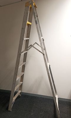 Lot 224 – Step Ladder and Builders Bundle – Grand Oak Auctions