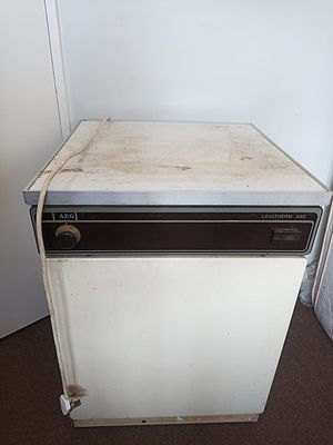 Lot 46 – AEG Lavatherm 450 Tumble Dryer – Grand Oak Auctions