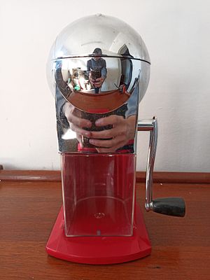 Lot 117 – Retro Vintage Ice Crusher – Grand Oak Auctions