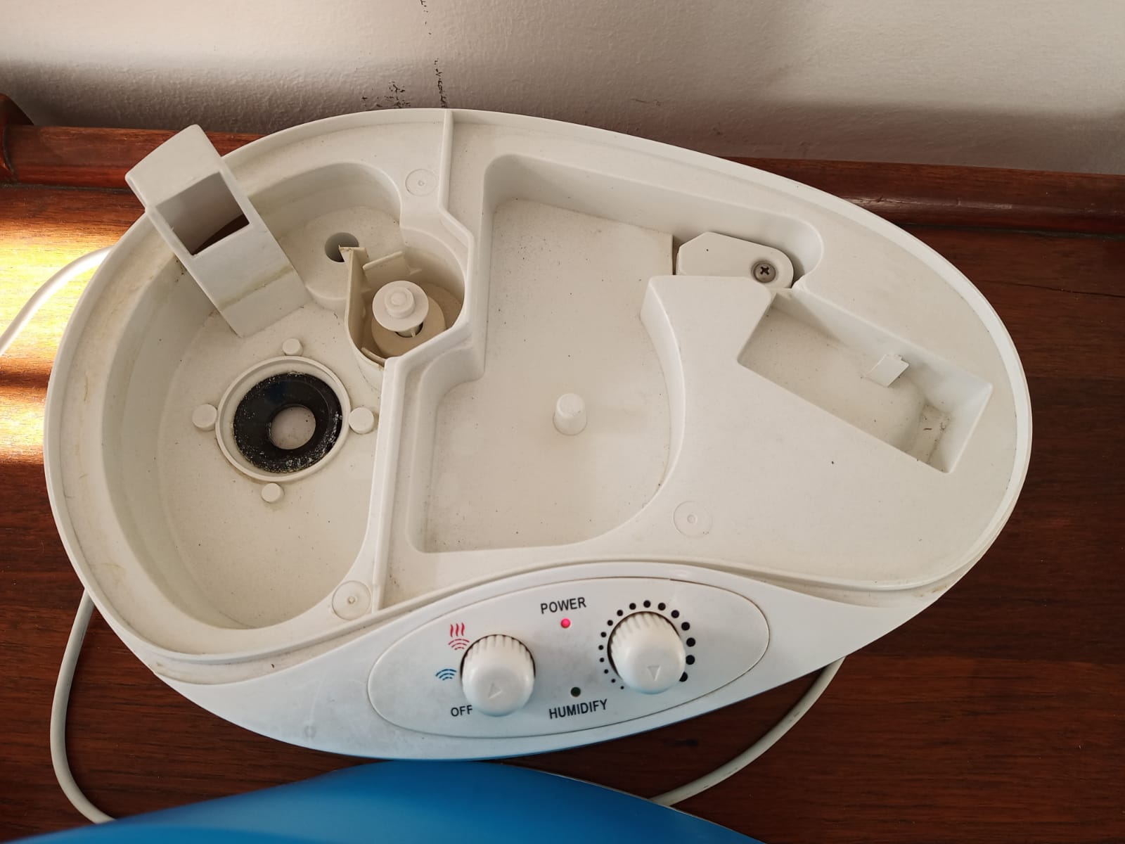 Lot 168 – Elektra Health Humidifier – Grand Oak Auctions