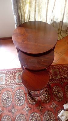 Lot 35 – Round Nesting Side Tables – Grand Oak Auctions
