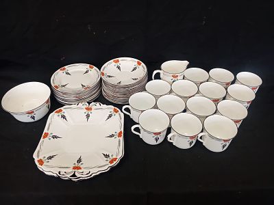 Lot 106 – Shelley Art Deco Red Poppy Tea Set – Grand Oak Auctions