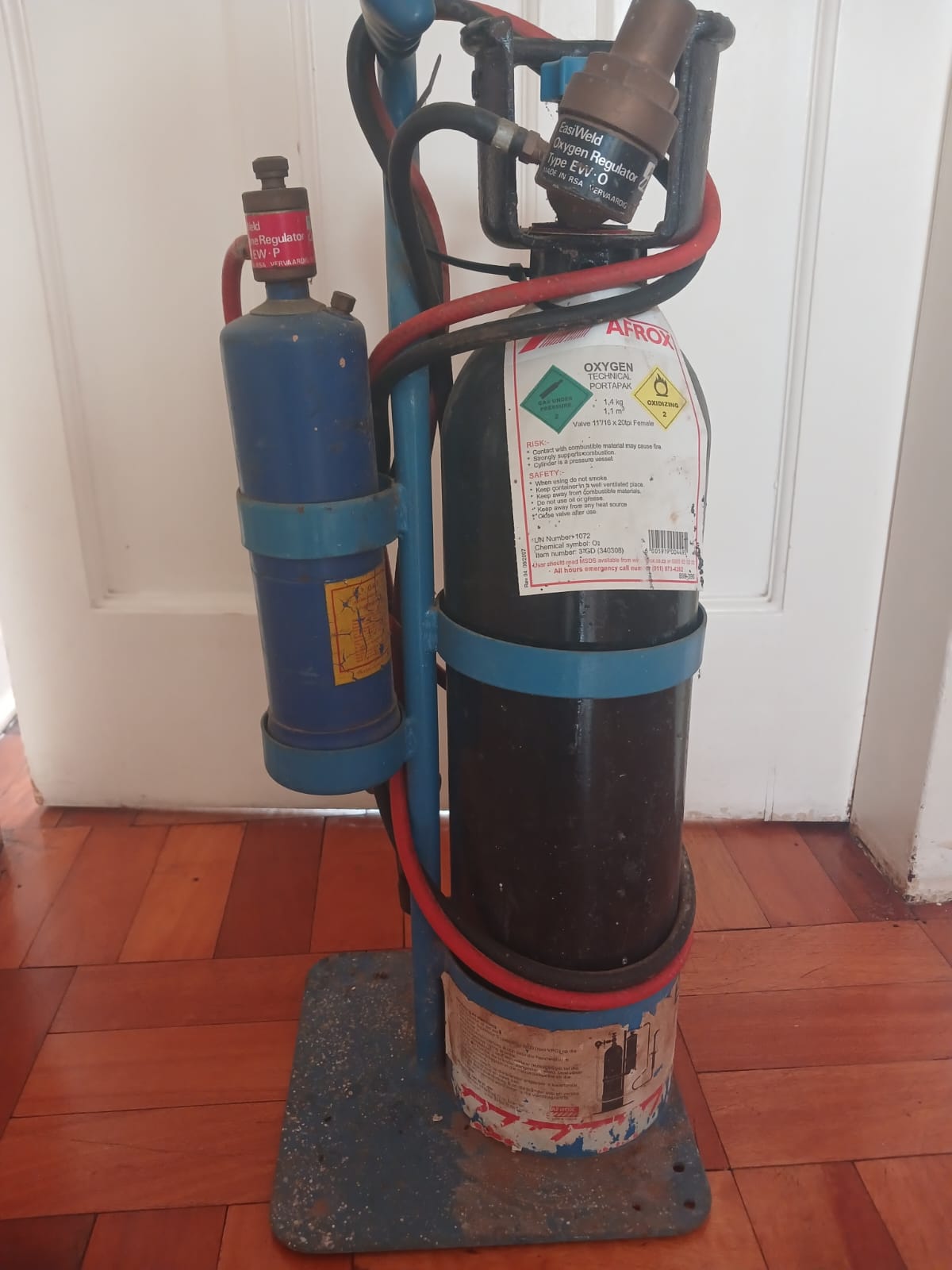 Lot 81 – Oxygen & Acetylene Tanks with Welding Torch, Hoses, Regulators ...