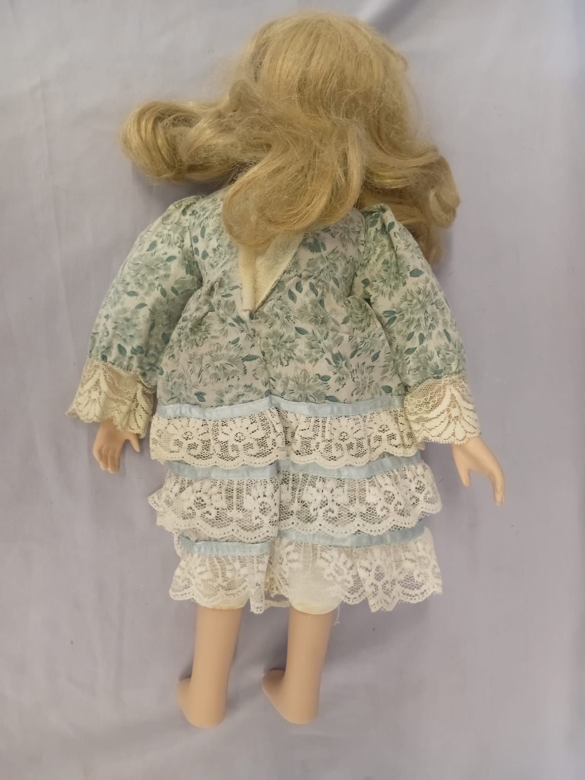 Lot 117 - Symphony Annie Porcelain Doll - Grand Oak Auctions